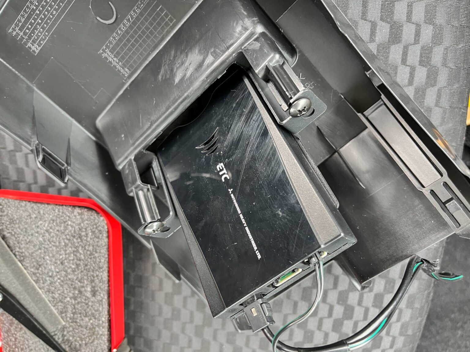 【保存版】新型ジムニー(JB64/JB74)に中古で買ったETCをビルドインで取り付け！ 取り付け方法 まとめ｜SUGI MAG (スギマグ)