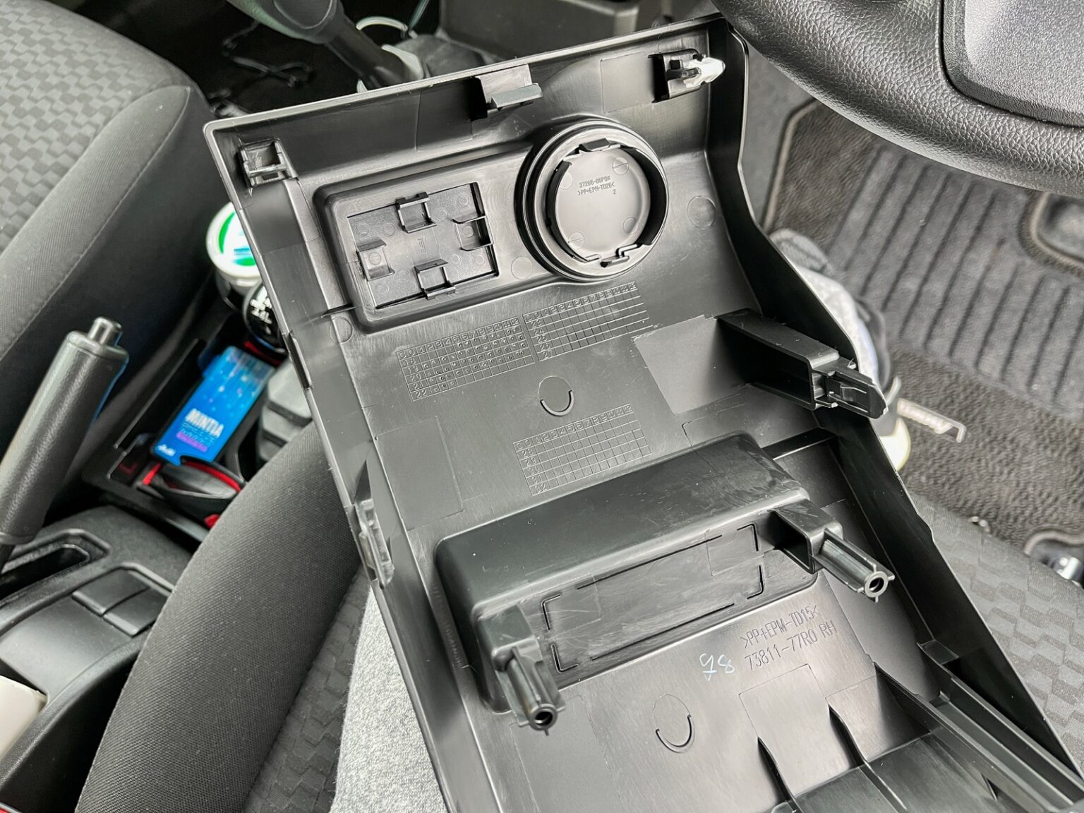 【保存版】新型ジムニー(JB64/JB74)に中古で買ったETCをビルドインで取り付け！ 取り付け方法 まとめ｜SUGI MAG (スギマグ)